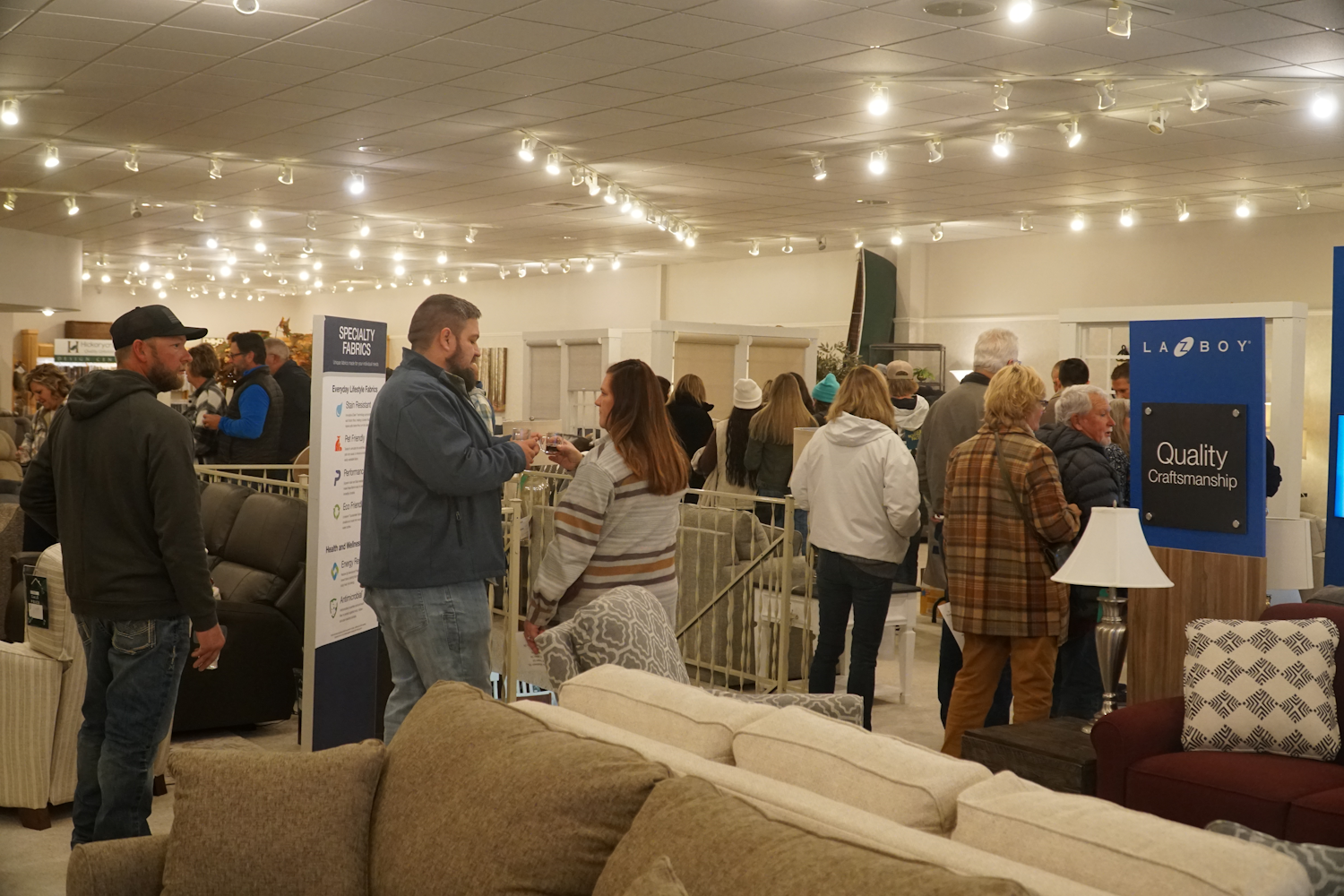 (PHOTOS) Waupun Holds “Hops & Shops” Downtown Beer Walk – Waupun ...