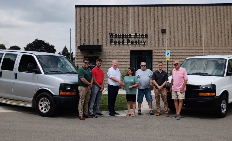 Homan Auto donates new van to Waupun Food Pantry – Waupun Pioneer News
